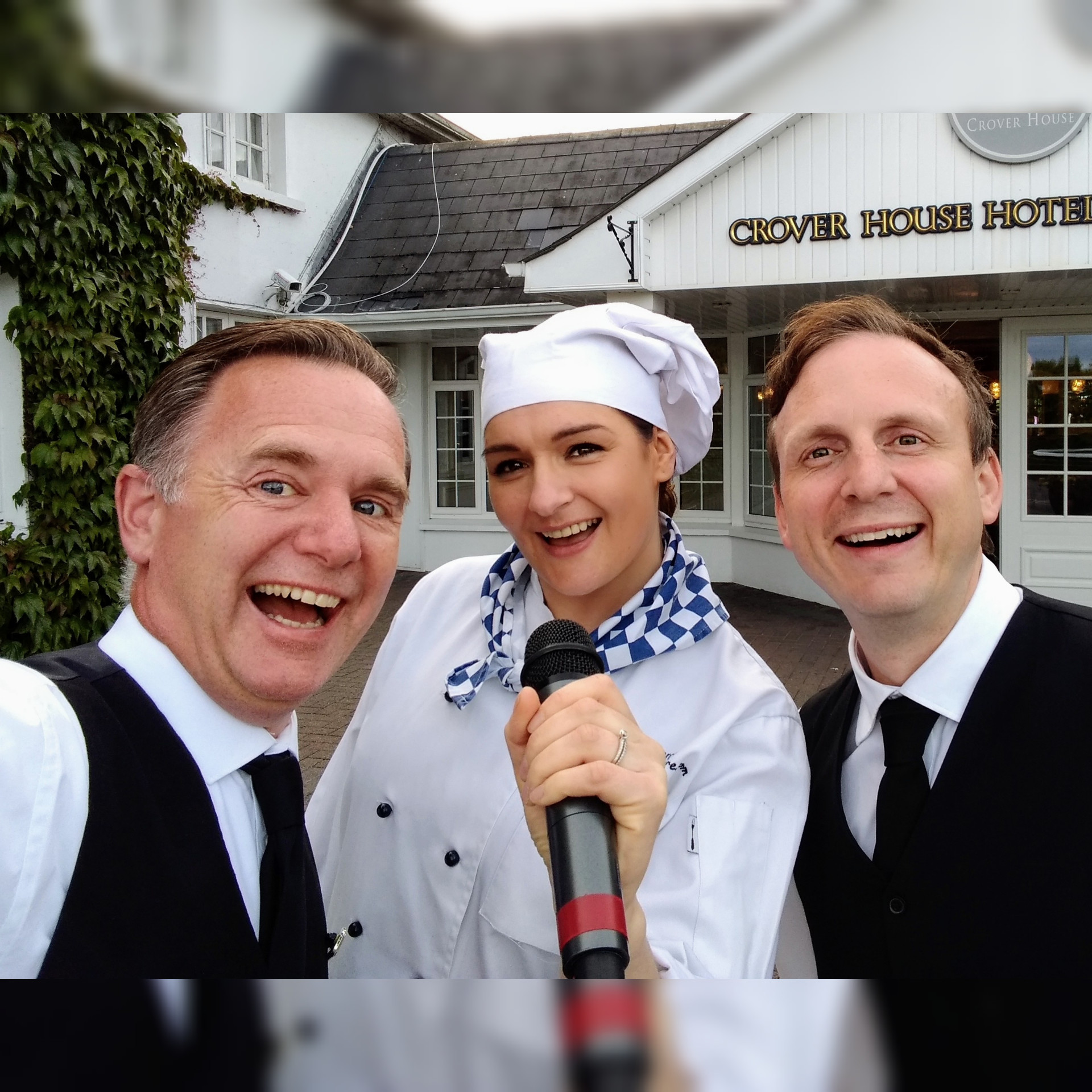 5 Undercover Opera Singing Waiters Acts For Perfect Weddings