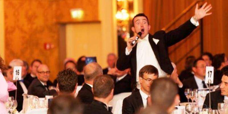 5 Undercover Opera Singing Waiters Acts For Perfect Weddings